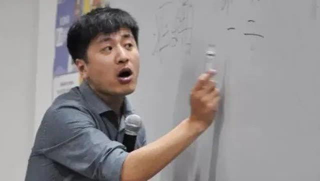 张雪峰爆笑课堂:大学生要注意心理健康