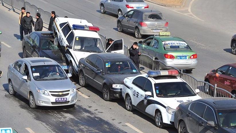 又一起车祸给国产车长脸了!传祺GS8被撞!司机:太让我意外了!