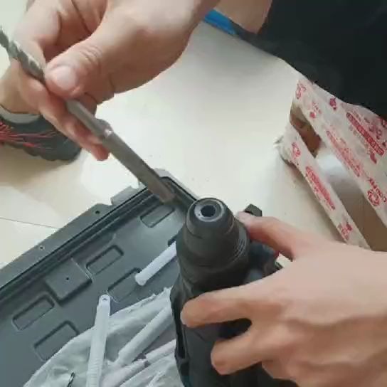 电锤钻头安装教程