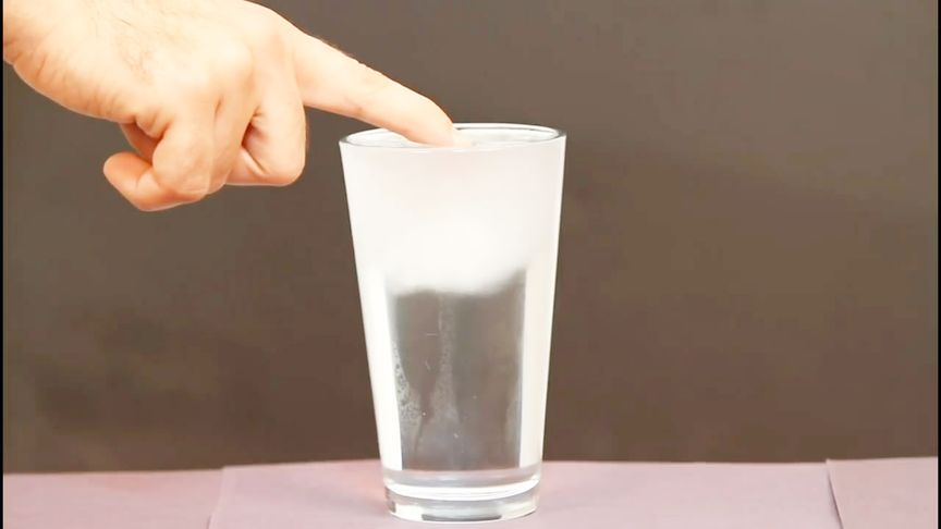 3个不可思议的科学实验,瞬间结冰的水,你见过吗?是什么原理
