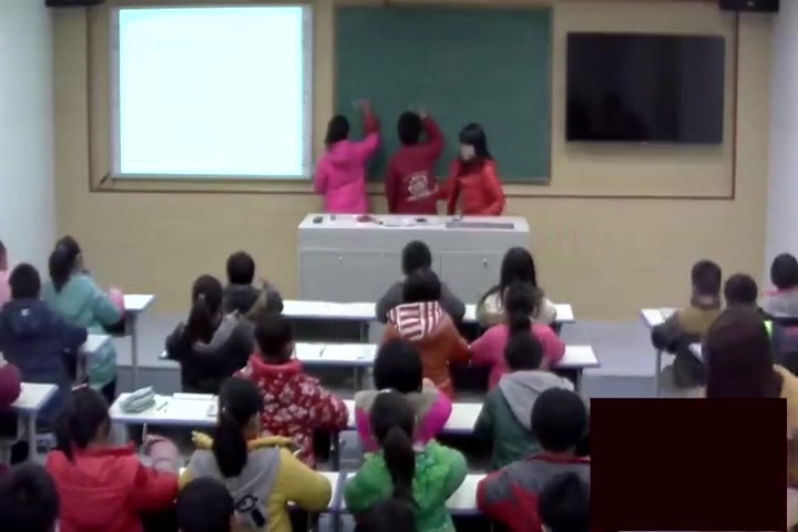 ...四年级上册_三位数乘两位数竖式计算-王老师_优质课公开课教学视频