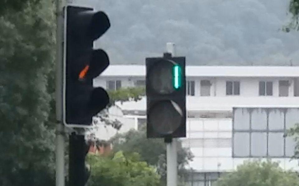 这个读秒器想急着下班,却卡在1秒那