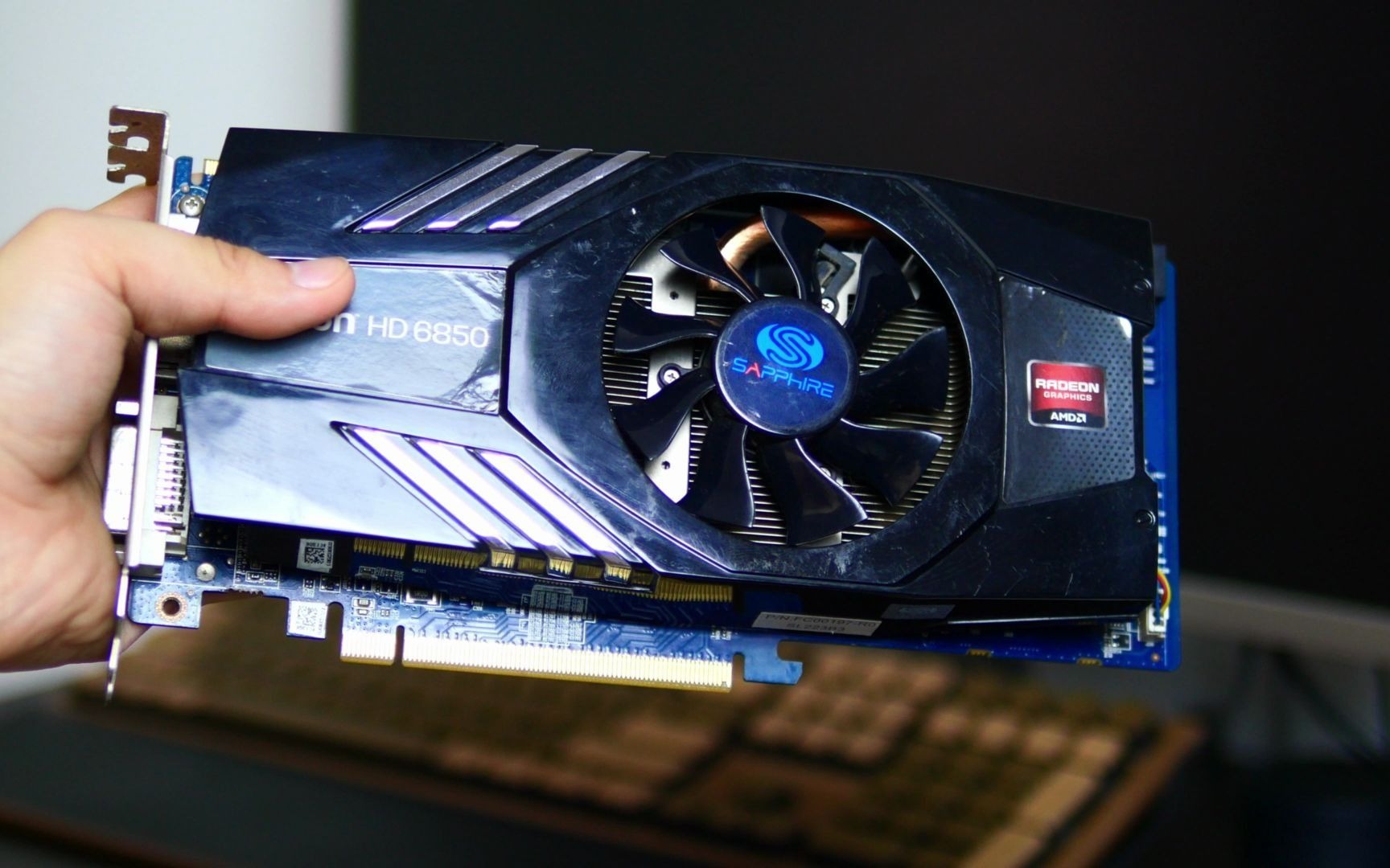 百元神卡hd6850测试lol,高画质130帧流畅5杀,捡垃圾完美过度