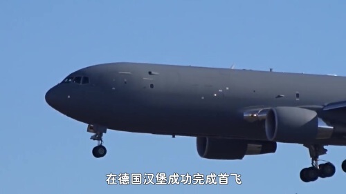 飞机尾翼上为什么要拖个小球?它有什么用?实拍飞机拖锥使用过程