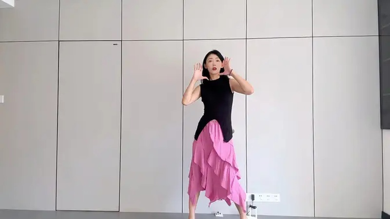 萌趣十足!跟着《小鸡小鸡》一起舞蹈,快乐起舞!