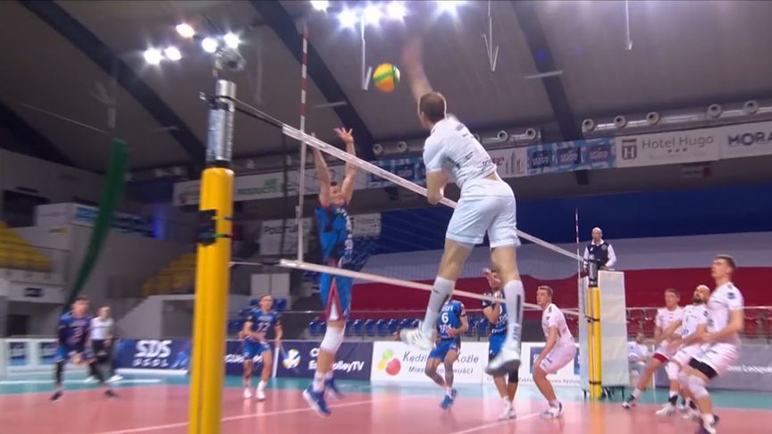 世界顶尖男排比赛,高水平的立体进攻扣球集锦