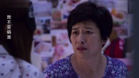 女子晚上睡觉梦游,在梦里打射击,当妈的还以为怎么了