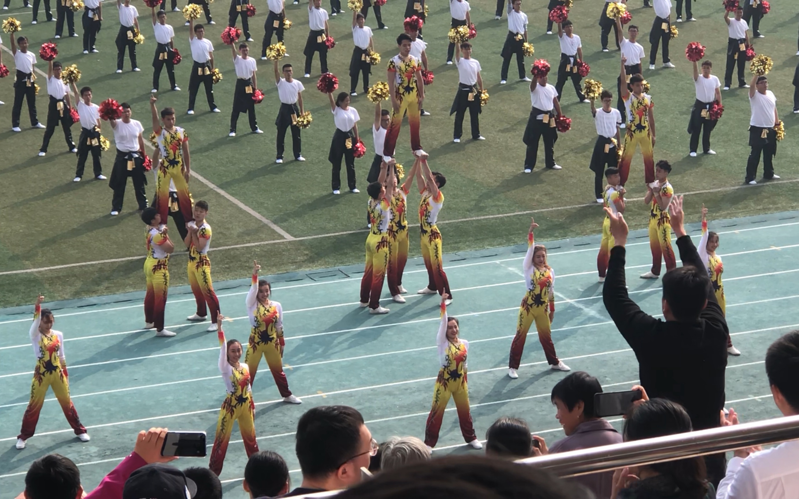 ...2018运动会团体操高水平健美操队部分(赞赞新时代+海草舞+卡路里)
