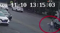 生死瞬间!同一天两起小学生被撞事故,监控拍下全过程,网友:加强安全...