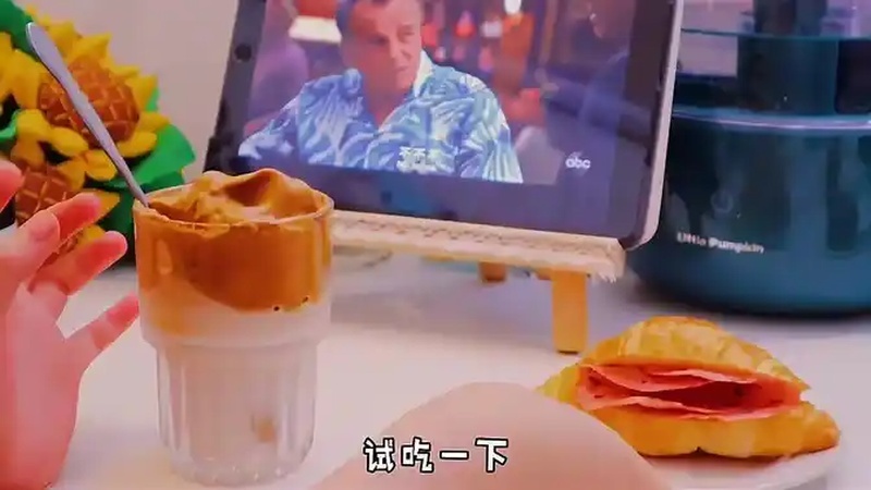 最近火遍全网的400次咖啡,没有打蛋器手动打发版本低脂好喝!