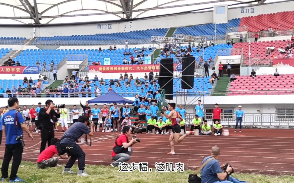 你见过这么高水平的800米吗,公司运动会