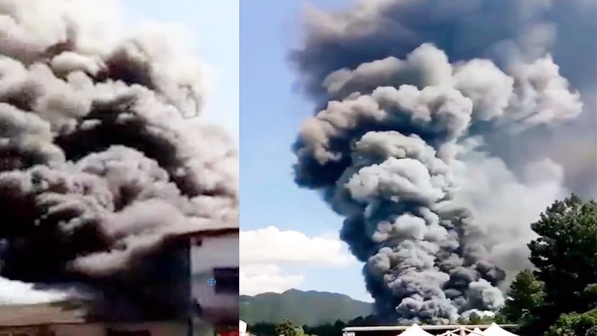 浙江安吉一家具厂突发火灾现场黑烟滚滚 厂内堆积大量易燃物