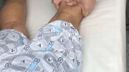 腿部后侧承扶承筋委中,臀部环跳穴。大小腿肌肉舒缓放松推拿按摩...