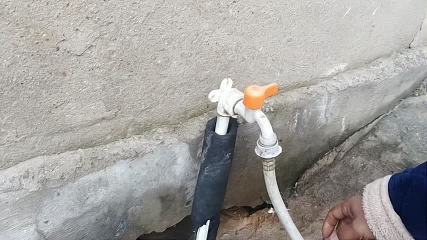 洗衣机进水管和水龙头,连接处滴水漏水?不花钱30秒就.