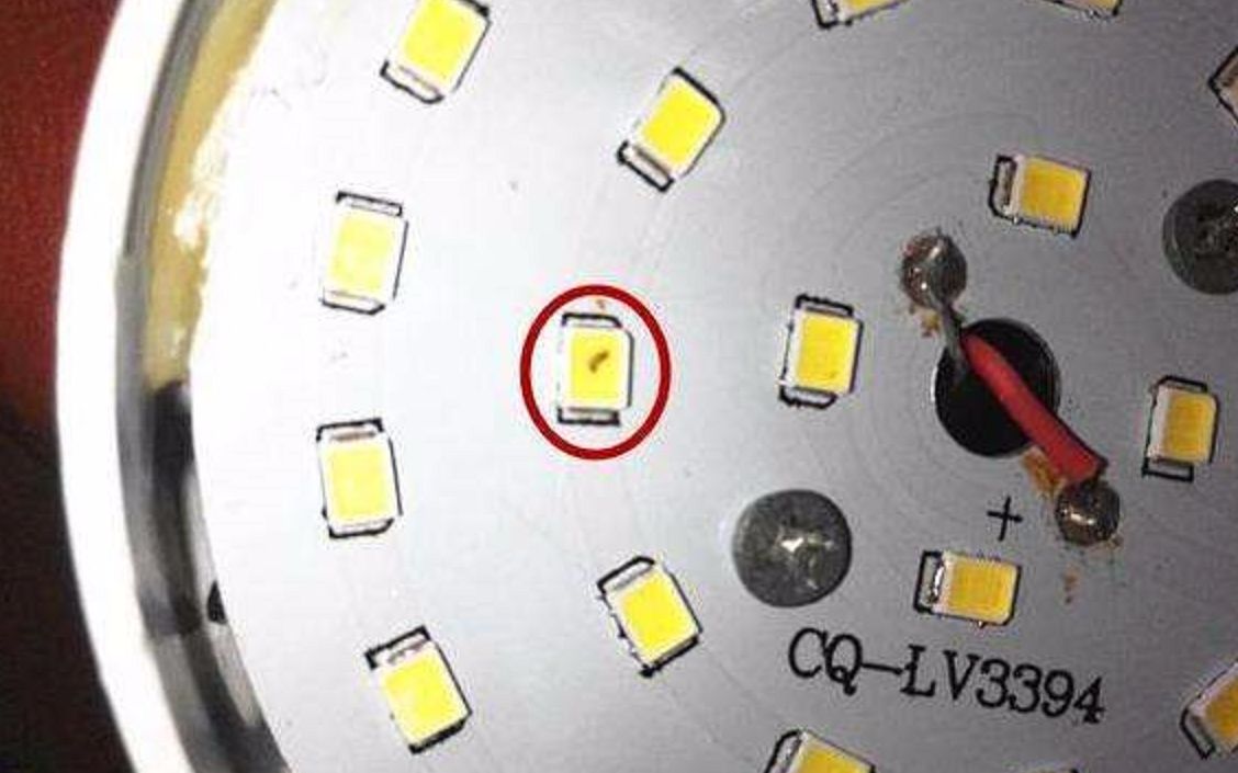led灯坏了别扔,牛人教你怎么维修,一根二极管维修完成,方法2