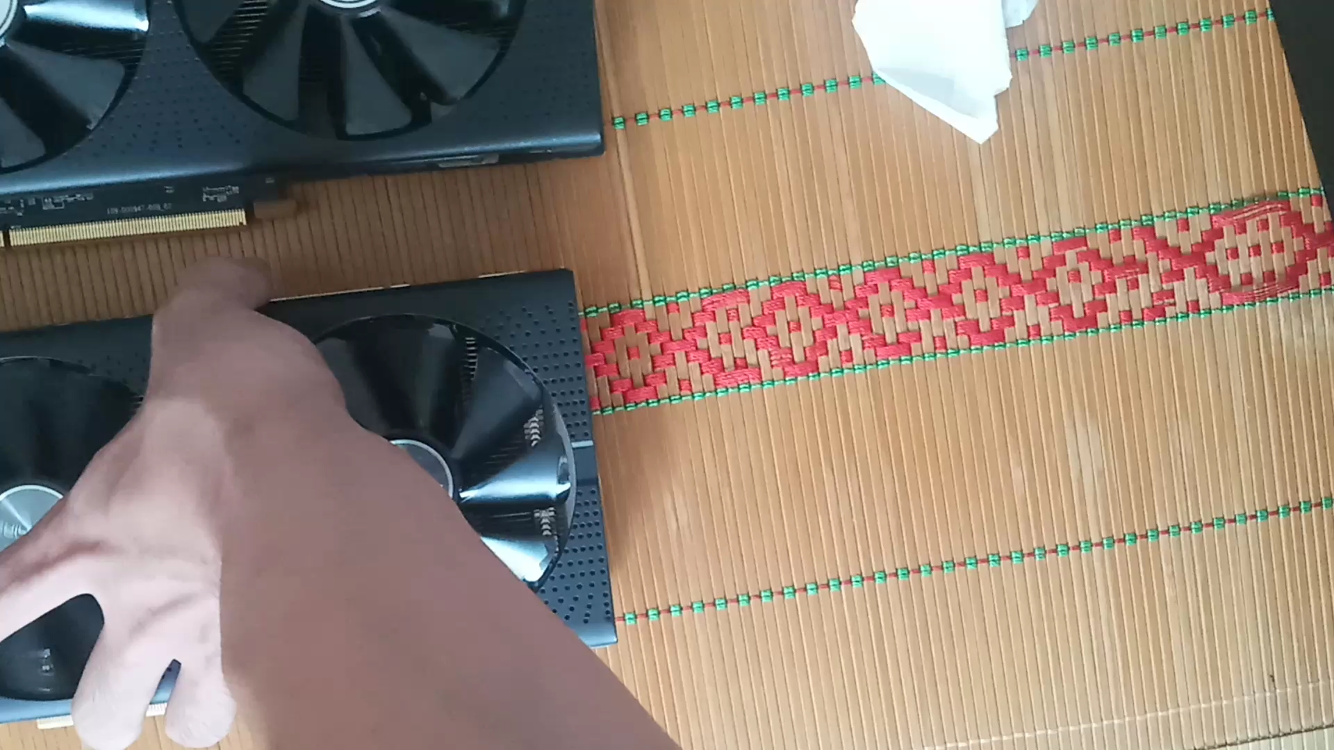 教你们如何分辩真假蓝宝石显卡,如何分辨470刷580 570。