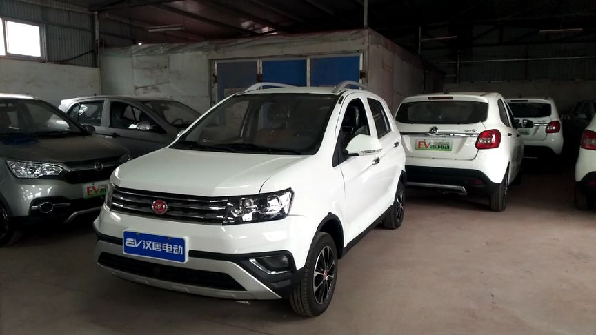 油电混合续航更强的家庭代步车。咱看看配置如何?