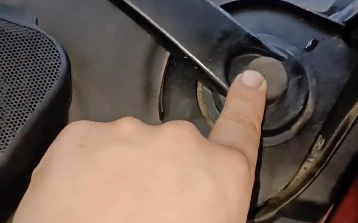 福特福克斯雨刮器电机常动或不动