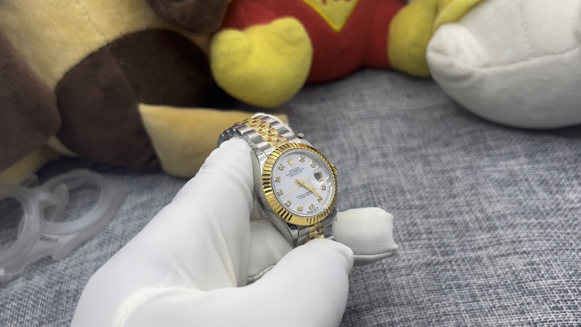 劳力士女款日志28间金腕表