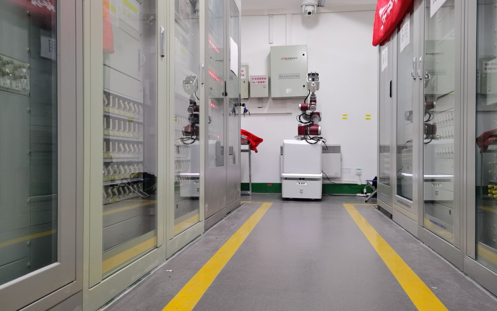 变电站室内巡检操作机器人交付现场