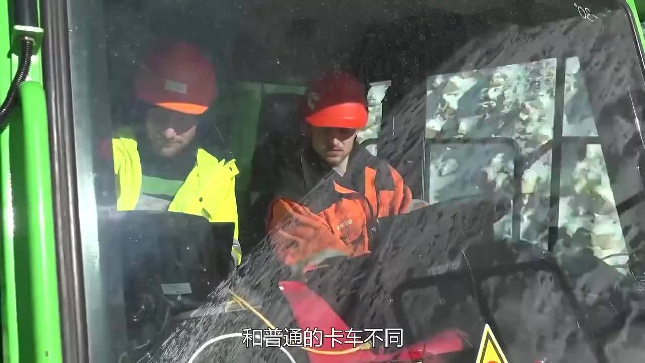 不可思议!矿山卡车不用充电加油,竟能电力自给自足