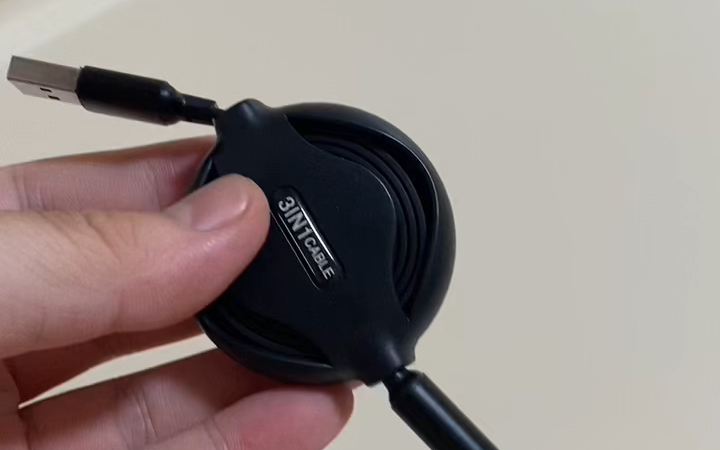 伸缩数据线,真的挺方便