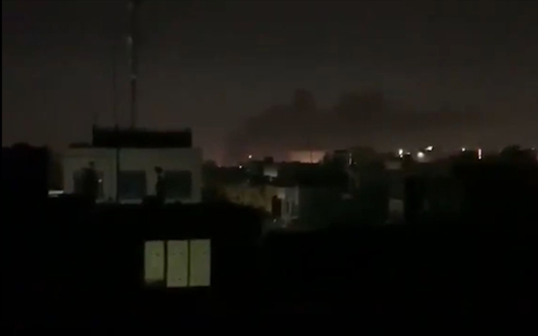 至少4声爆炸声!美国驻伊拉克大使馆附近再遭炮弹袭击