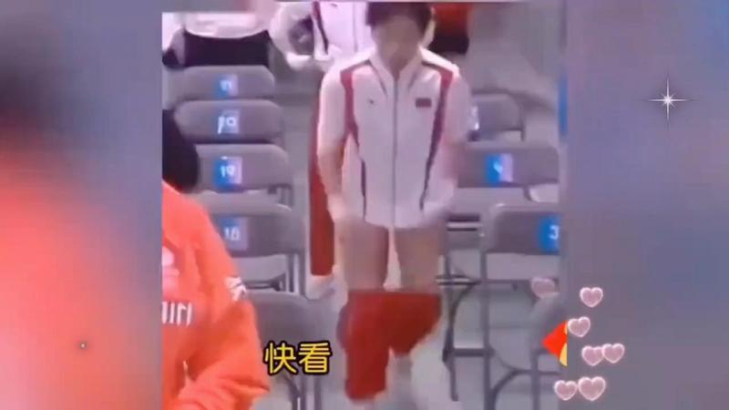 全红婵领奖穿错裤,队友笑翻了!