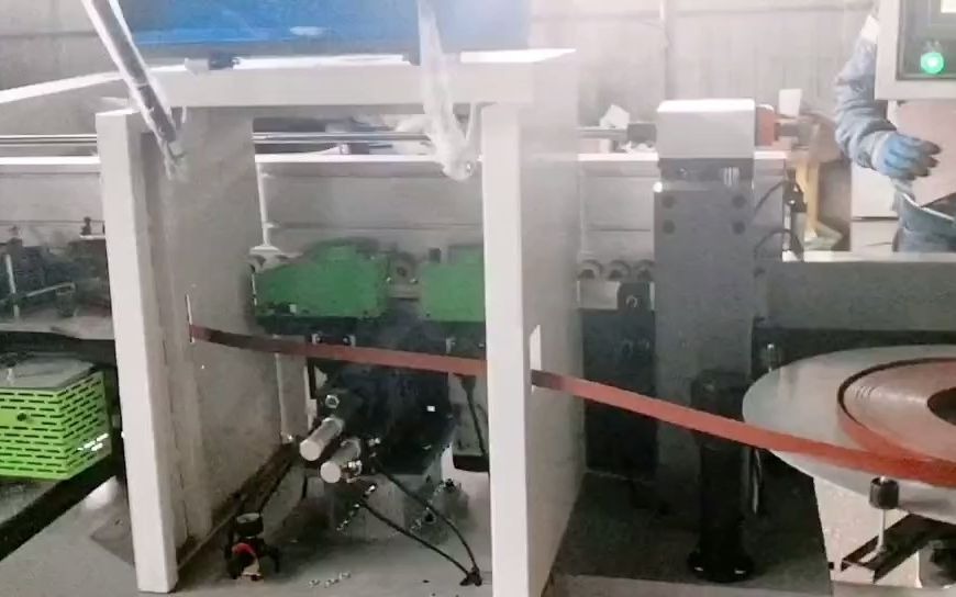 预铣双修大型封边机特点带仿形跟踪