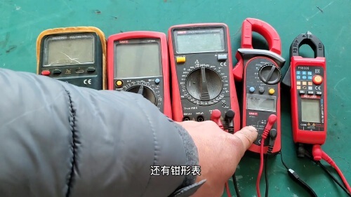 怎么选择精度高的万用表?学会这一招就行了,这对维修人员很重要