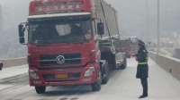 长下坡路段怎么开车? 操作不当可能刹车失灵, 老师傅是这么驾驶的