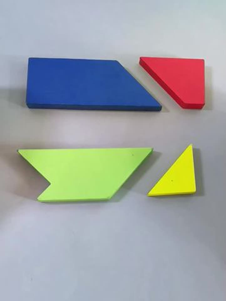 你能勇四块拼图拼成字母T吗