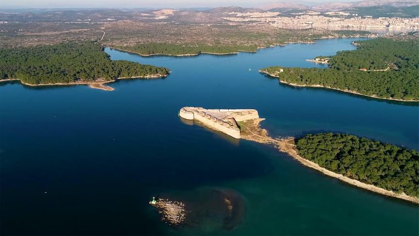 舒缓放松音乐:重重叠叠上瑶台,几度呼童扫不开