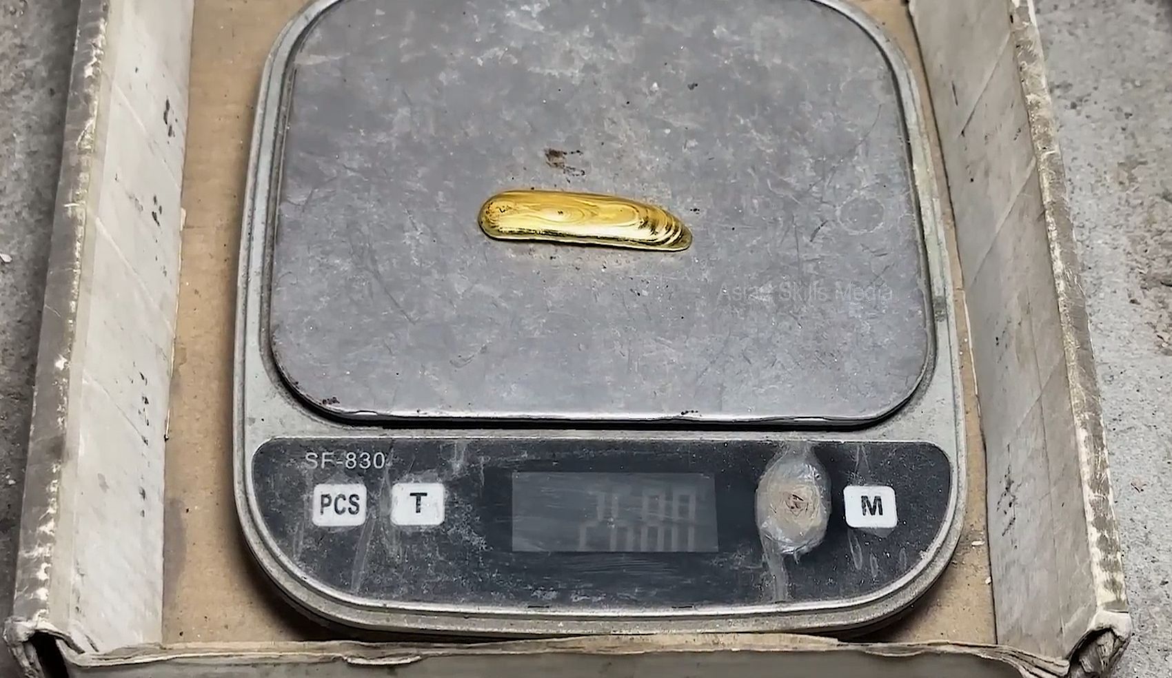 没想到5块钱一个的废旧手机就然能提炼出这么多黄金,不可思议