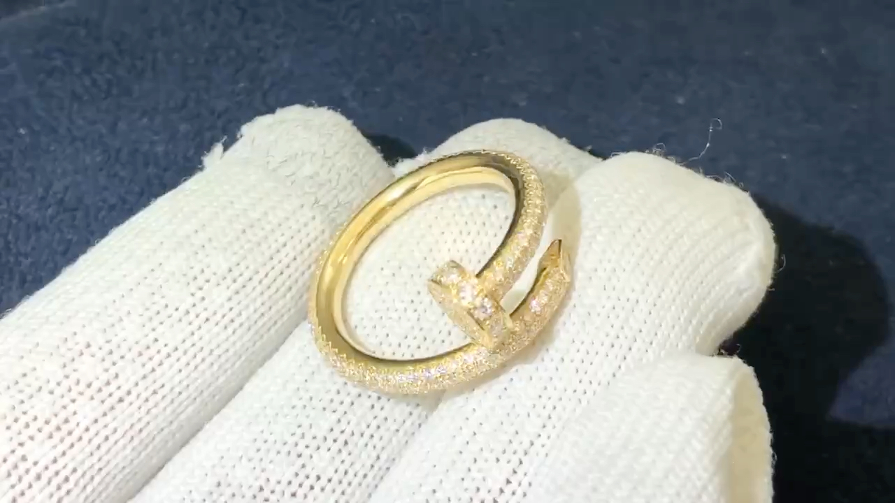 小江珠宝:卡地亚满钻钉子戒指,经典时尚,个性十足!