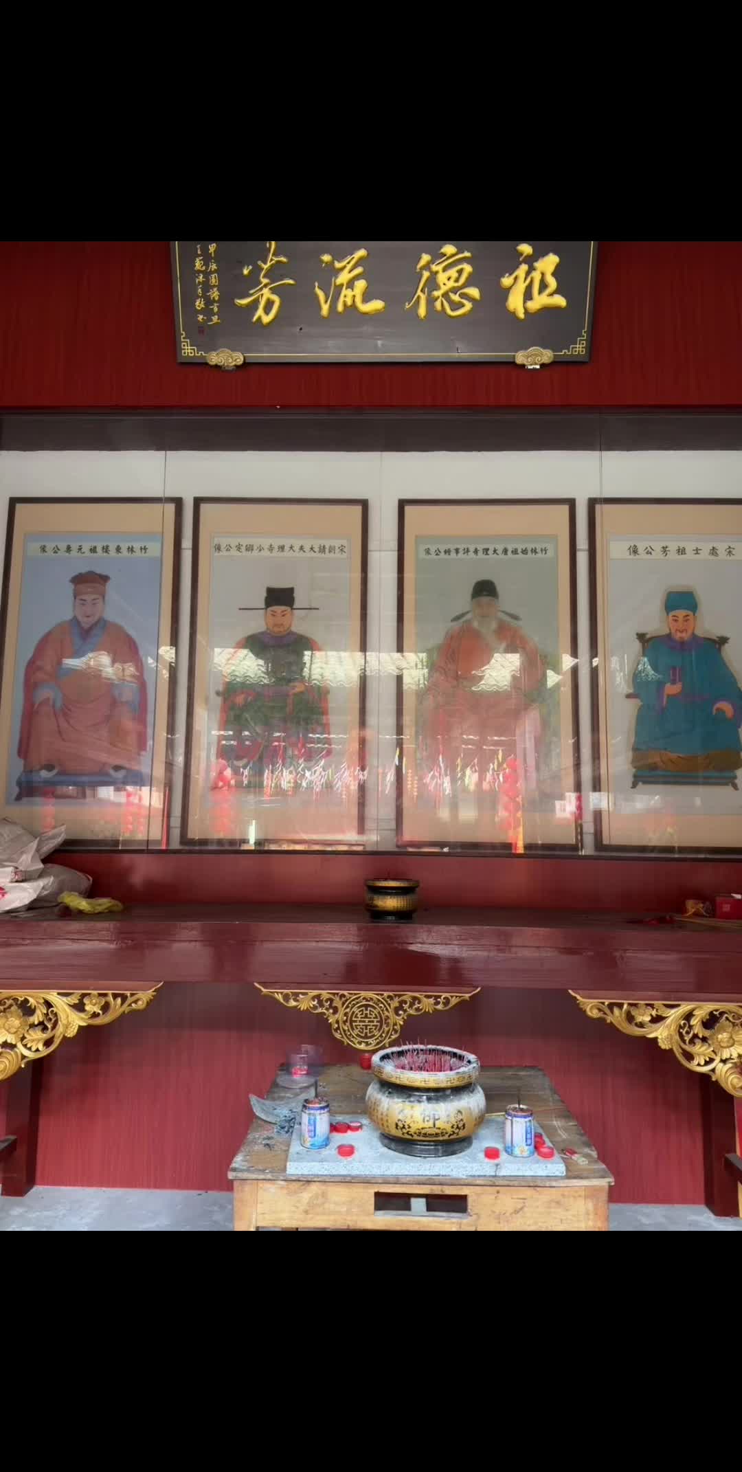 80后回老家之后发现很多长辈都已经离世了,村口的那些老人现在都...