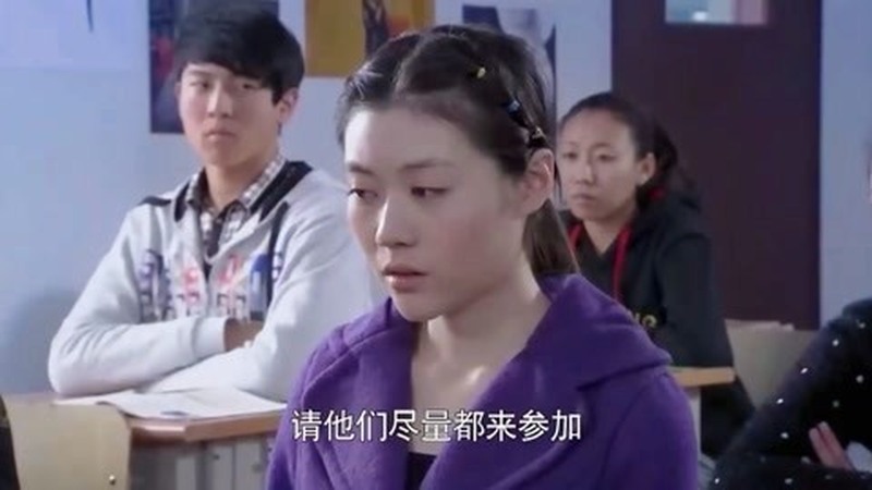 樱桃红之袖珍妈妈:学校要开家长会了,笑笑却谎称爸妈出差了