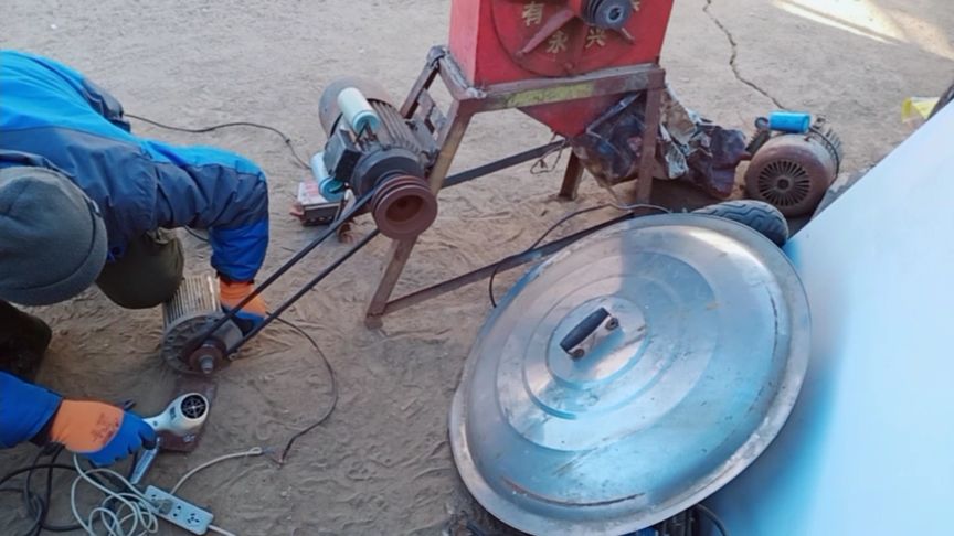 电动三轮车电机改装发电机,带角磨机电吹风看看效果怎么样。