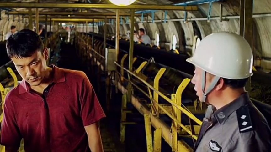 电影侦探为了破案和犯罪嫌疑人谈恋爱