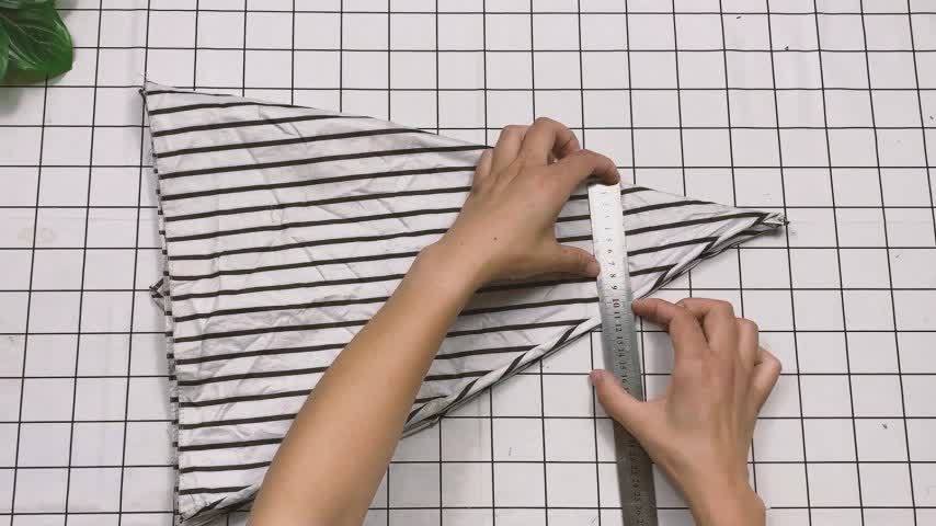 雨伞坏了注意别再乱扔了,教你折叠起来剪掉10公分,超实用