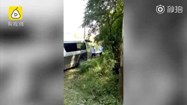 男子奸杀10岁女童二审改判死缓,受害者母亲:至今没办孩子后事,为等...