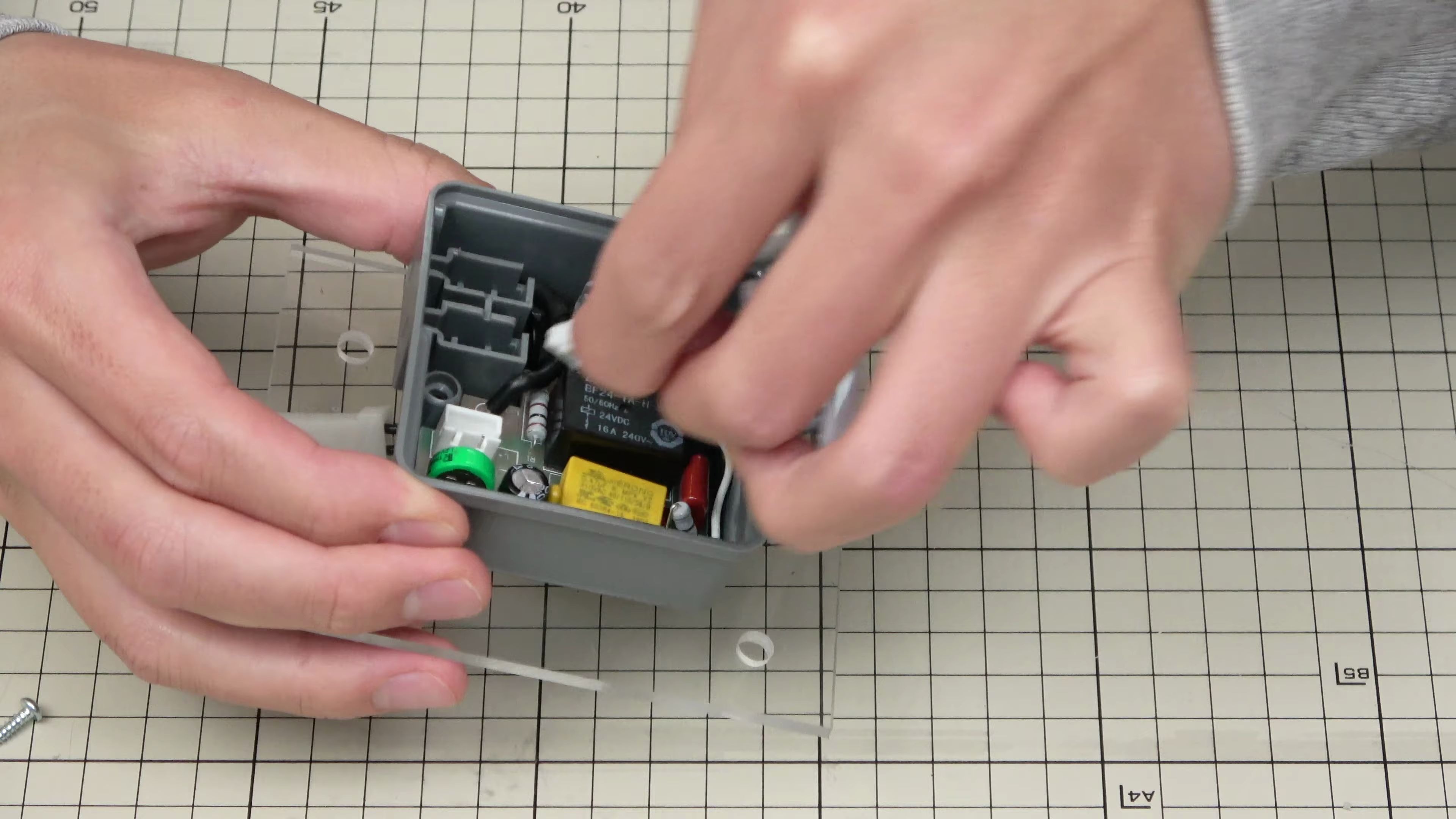 【做工具】用铝型材制作丝网印刷LED制版机 | DIY | Making a LED ...