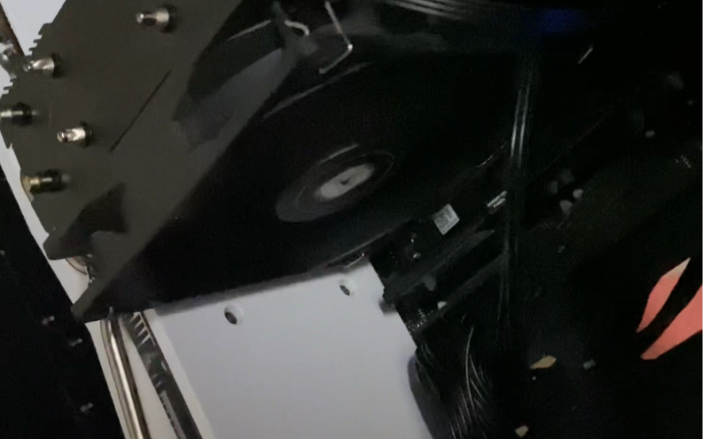 电脑装机键盘鼠标显示屏不亮求助