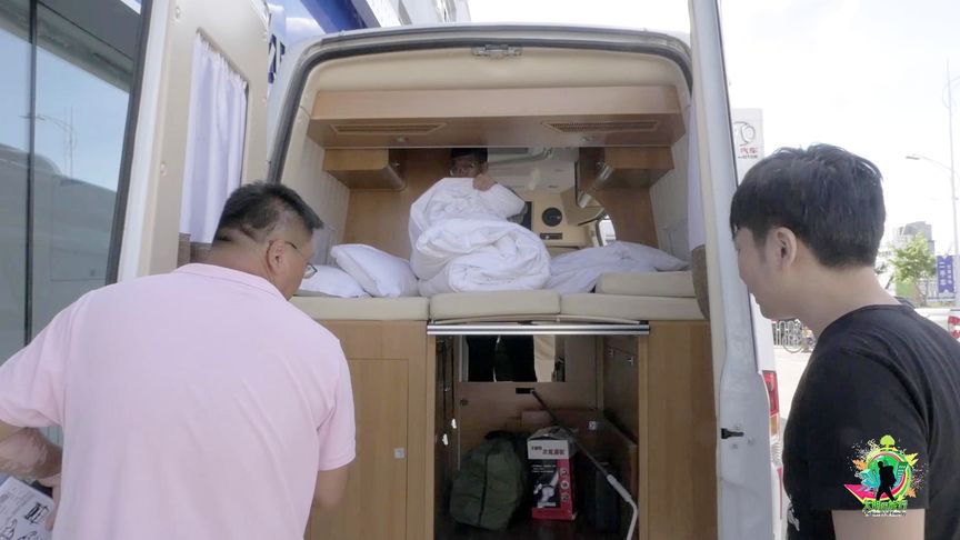 租一辆房车,900元一天,是否划算?刚提到房车,有点小兴奋!