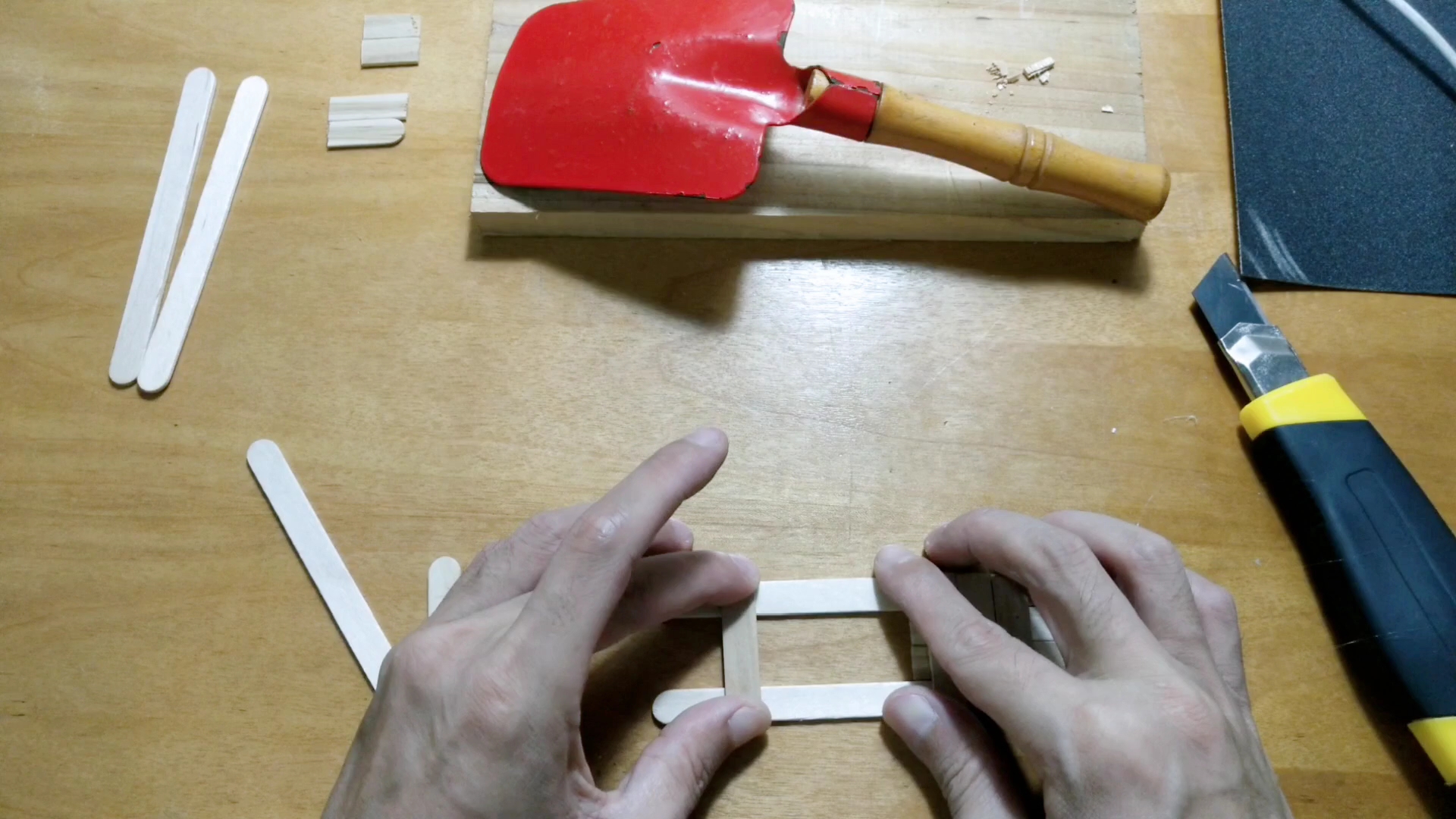 如何制作橡皮筋桨船?DIY自制手工小快艇