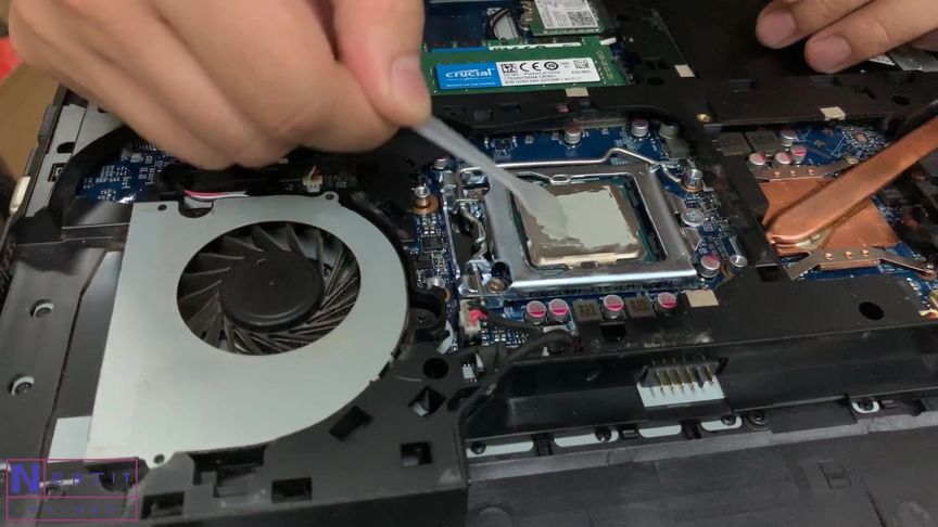 朋友的笔记本装了个台式CPU,无奈发热大,只好帮他换个好硅脂