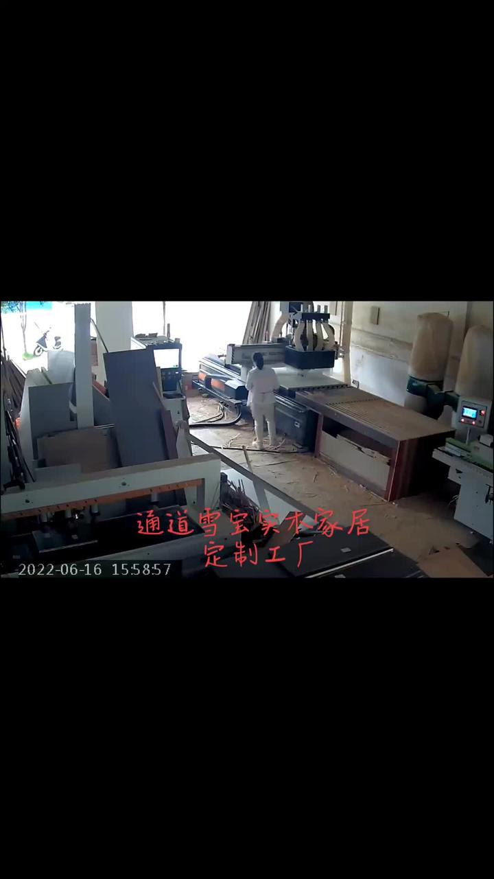 厂家直销,雪宝高端实木家居定制工厂全力生产!#定制衣柜 #装修材料好...