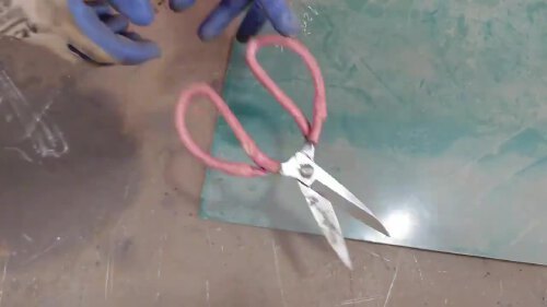 如何用手动钻制作自动剪刀