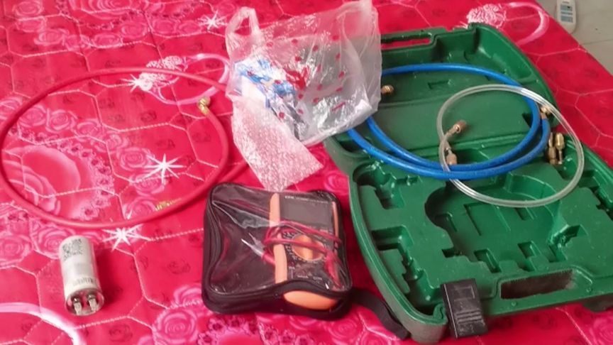 买二手空调首先一定要注意高压管低压管,以免弯曲造成更多的损失