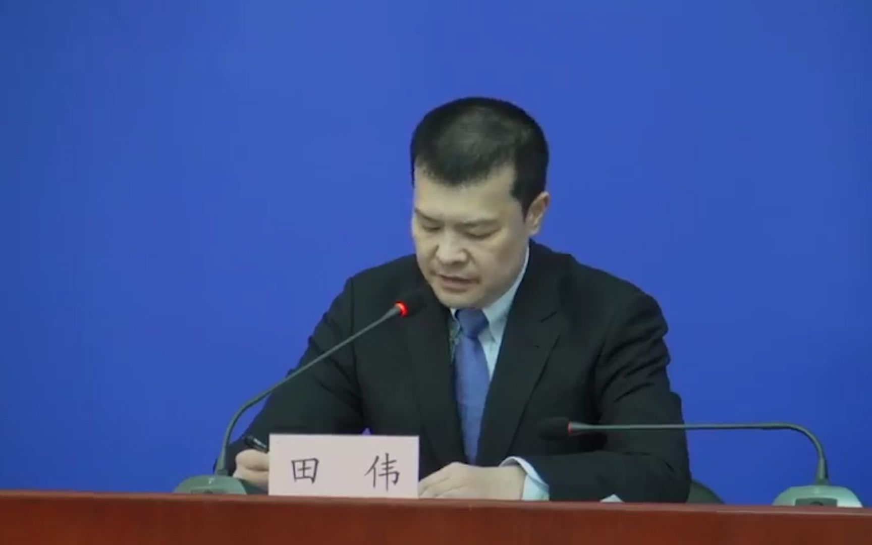 北京:将严格国内重点地区人员进京管理